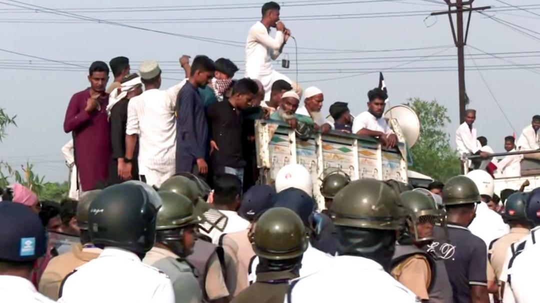 Roads blocked, security up as Waqf Act protest hits South 24 Parganas ...