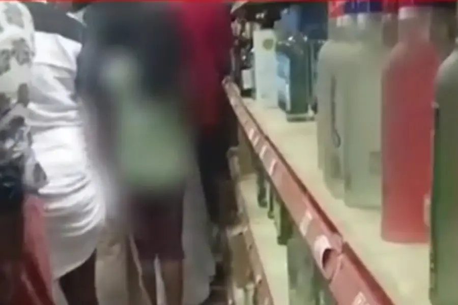 10 year old girl made to stand in liquor queue at Palakkad Bevco; police launch investigation