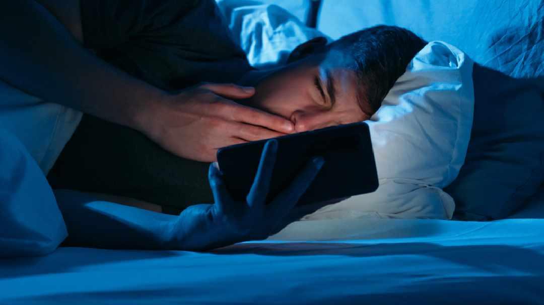 Doom-scrolling at midnight? It might be revenge bedtime procrastination