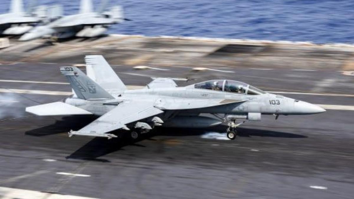 US Navy fighter jet crashes into Red Sea after failed carrier landing ...