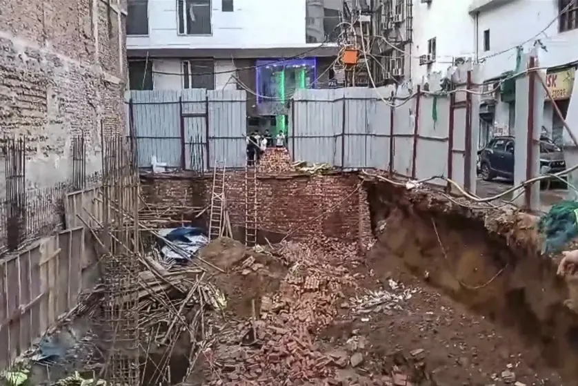 Under-construction building collapses in Delhi’s Paharganj; 3 dead, 1 ...
