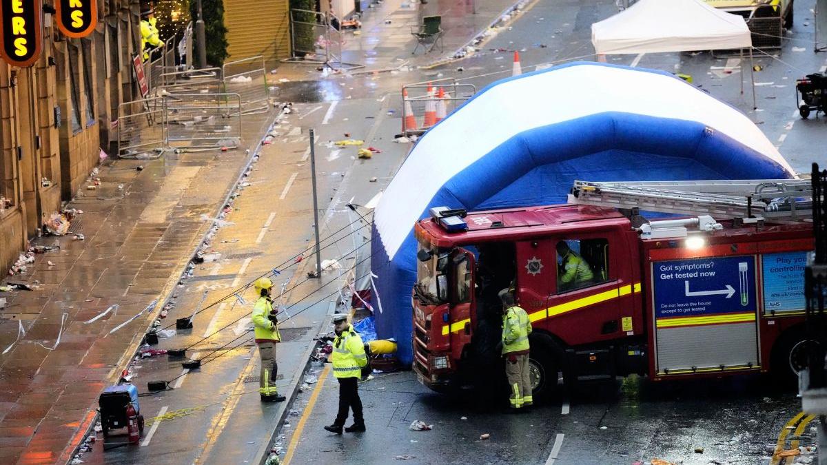 Horror at Liverpool parade: Minivan ploughs into crowd, over 45 injured ...