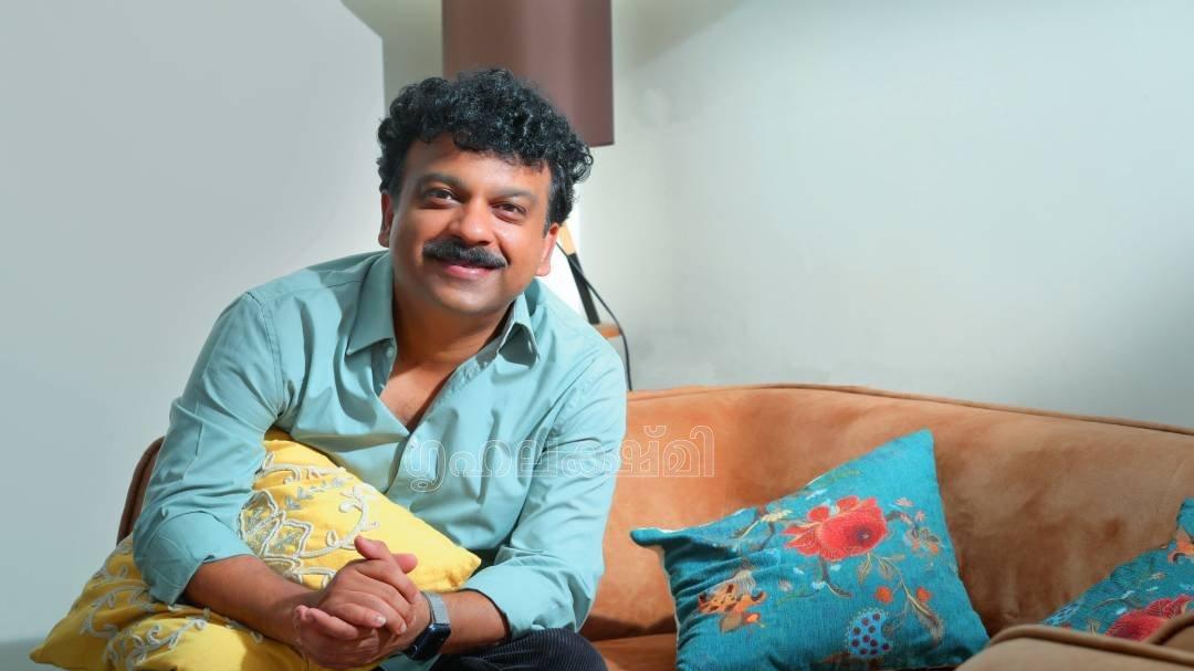 'കോളേജുകാലത്ത് ദീപക് ദേവ്, തമ്മനം എന്നീ വാക്കുകള്‍ മാത്രമായിരുന്നു ...