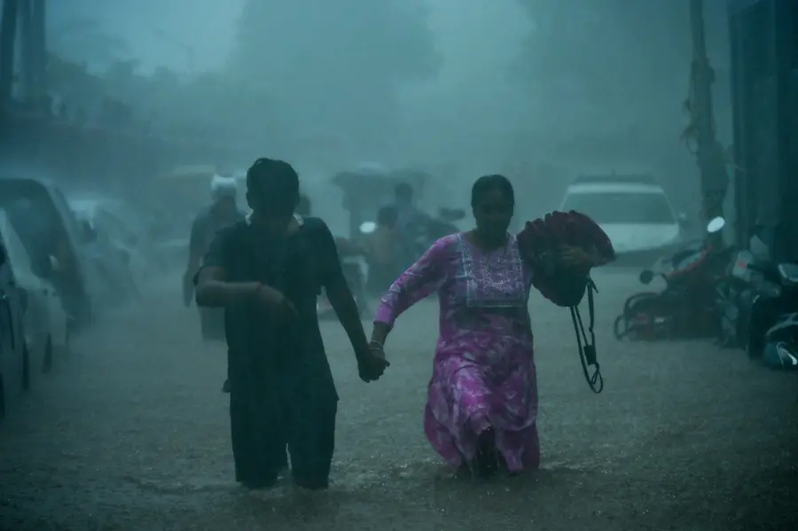 Orange alert issued for Delhi-NCR amid rain, thunderstorm warning ...