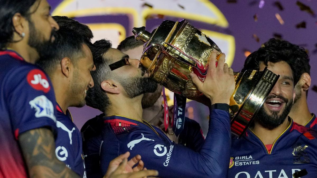 RCB title celebrations turn chaotic as police use lathis on jubilant ...