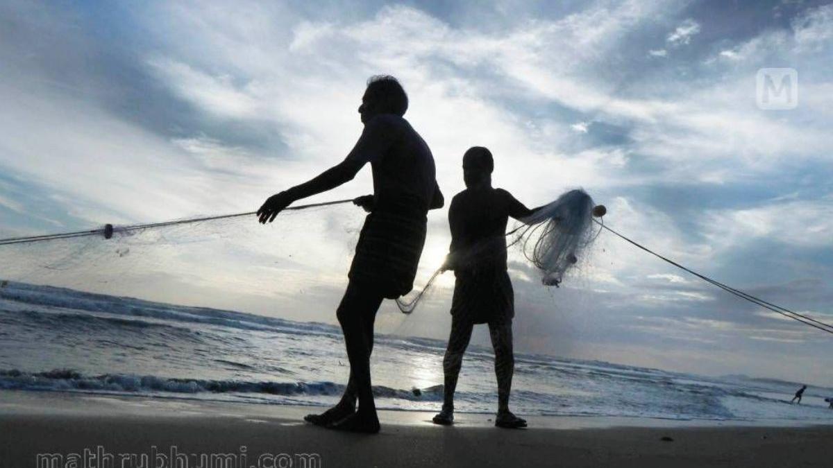 Trawling ban in Kerala from midnight amid crisis for fisherfolk after ...