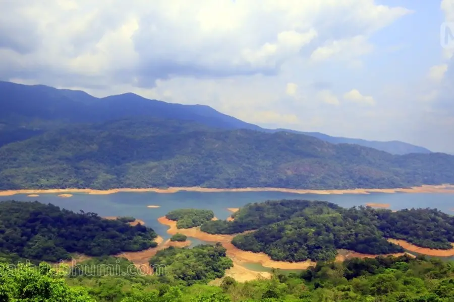 Coracle ride, jungle safari, wildlife and more.. Rosemala charms ...