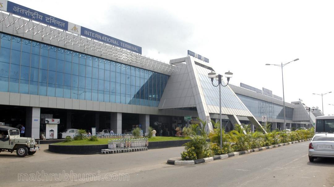 Bid to smuggle gold worth Rs 99 lakh by hiding it in undergarment; air ...