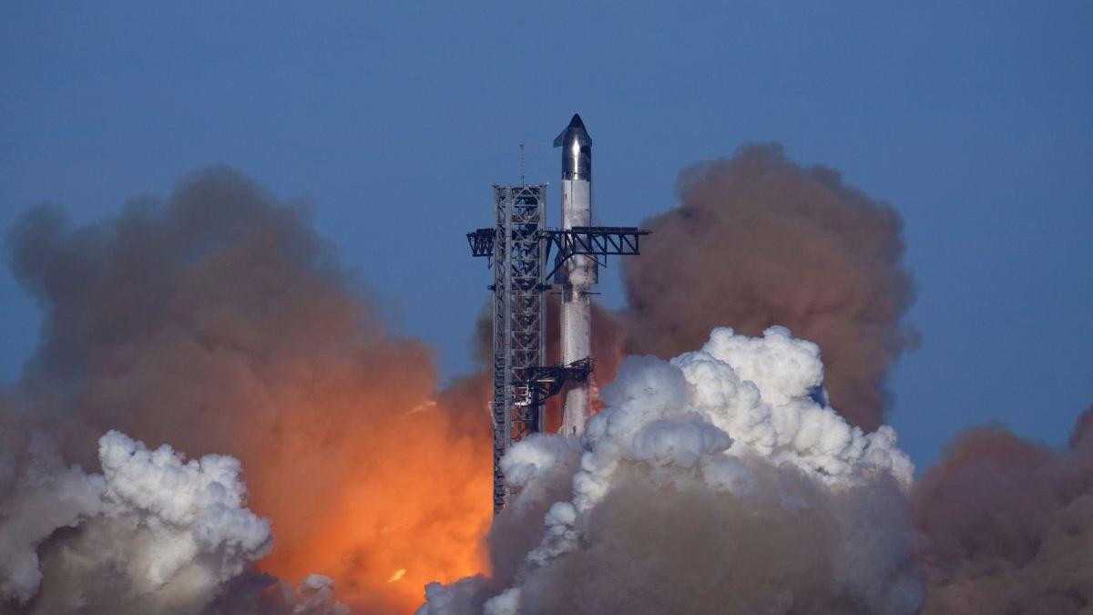 SpaceX Starship rocket explodes during Texas test, no injuries reported ...