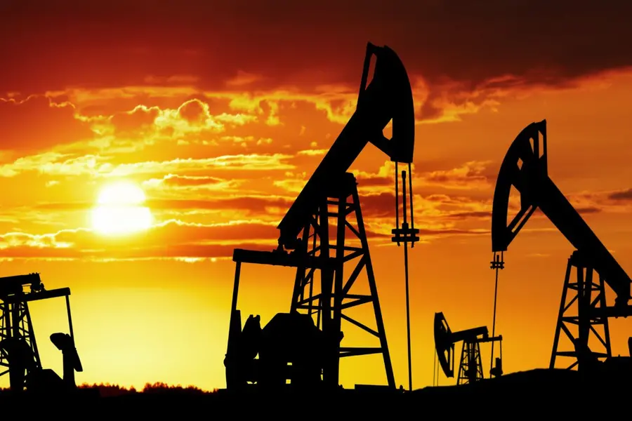 Oil prices dip briefly as markets await Iran response to US strike