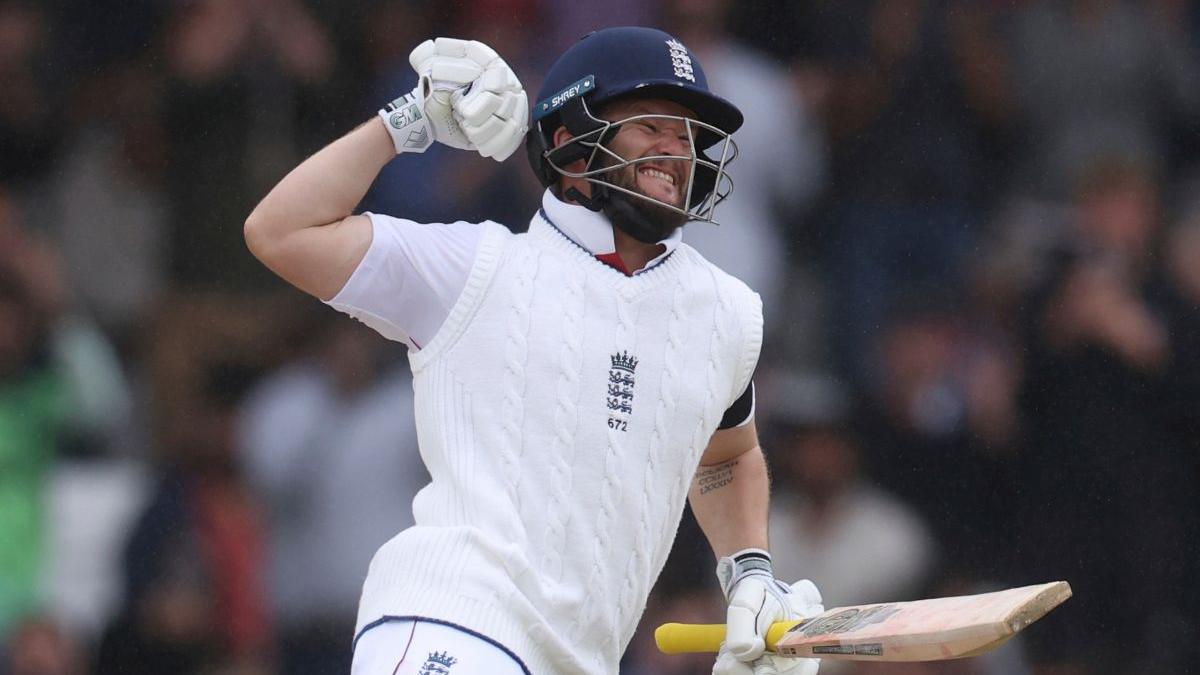 Crawley-Duckett onslaught powers England’s 371 chase as Duckett smashes ...