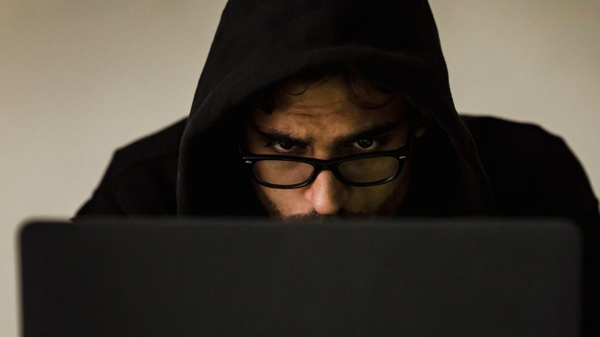 Taiwan man loses both feet after attempting insurance fraud