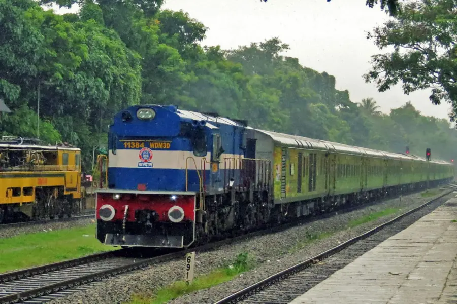 Thieves target Duronto Express again! New Delhi-Bhubaneswar train ...