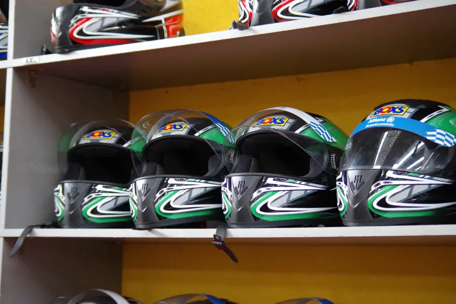 Get two helmets when buying a two-wheeler! Centre plans to revise road ...