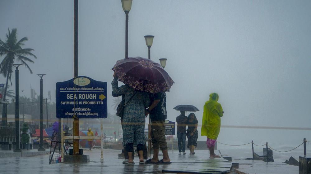 Heavy rain continues in Kerala; yellow alert in several districts today