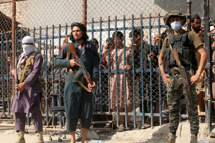 Pakistan closes Ghulam Khan border with Afghanistan over security ...
