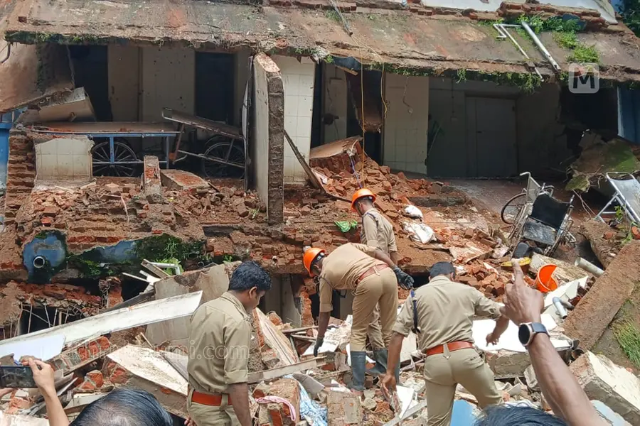 Portion of Kottayam Medical College building collapses; 3 injured ...