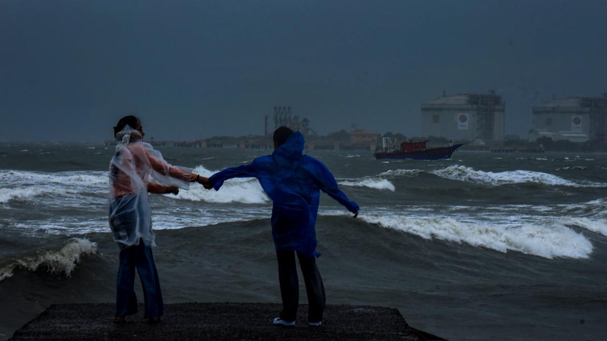 Kerala rain alert: Yellow warning for Kannur, Kasaragod; high waves ...