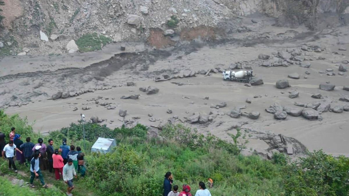 Monsoon floods destroy Nepal-China border bridge, 18 missing | VIDEO ...