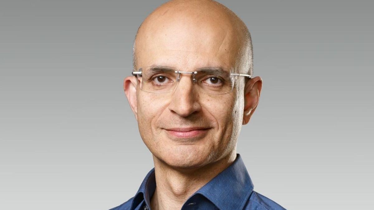 Who is Sabih Khan? Meet Apple's new Indian-origin COO | Mathrubhumi English