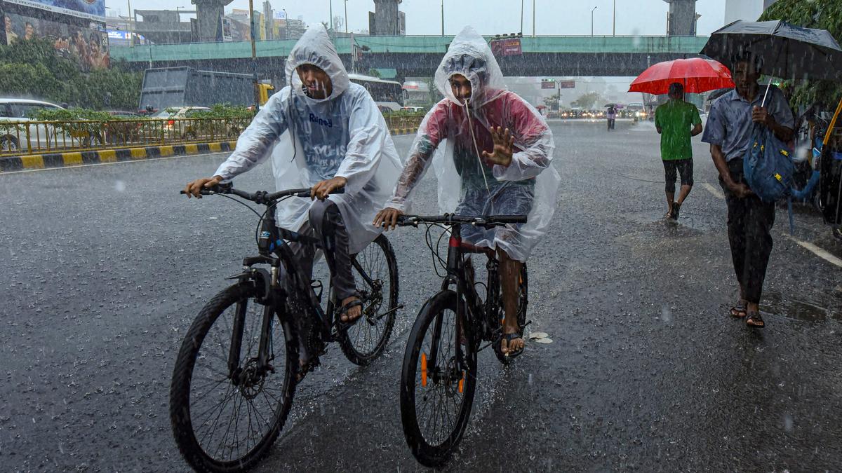 IMD forecasts heavy rainfall, strong winds across Kerala: Orange and ...