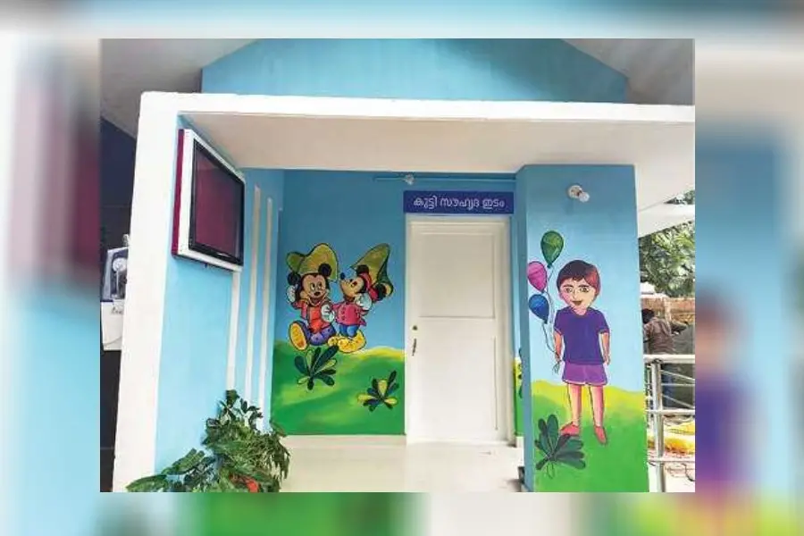 ചുമരില്‍ കാര്‍ട്ടൂണ്‍ കഥാപാത്രങ്ങള്‍; കുട്ടിസൗഹൃദമാണ് ഈ പോലീസ് ...
