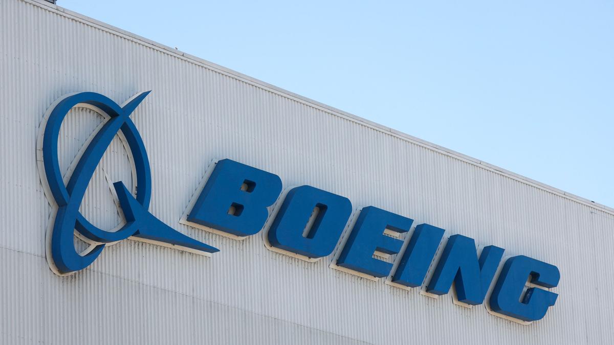 Alaska Airlines flight attendants sue Boeing Over 737 MAX 9 mid-air ...