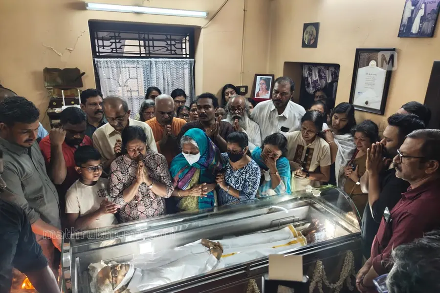 Mortal remains of M K Sanoo reach Kochi home; cremation scheduled for ...