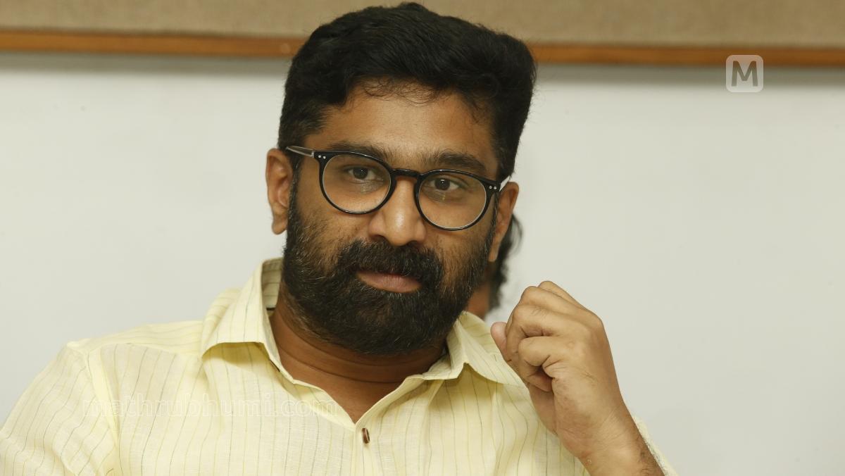 VT Balaram steps down after Bihar–bidi post row; Kerala unit of ...