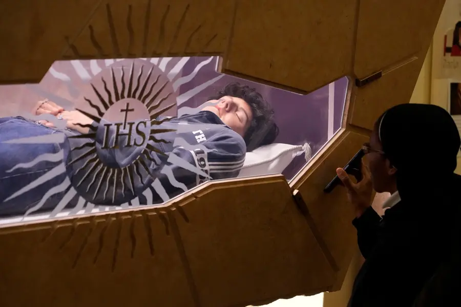 Who is Carlo Acutis, 'God's influencer' and Catholic Church's first ...