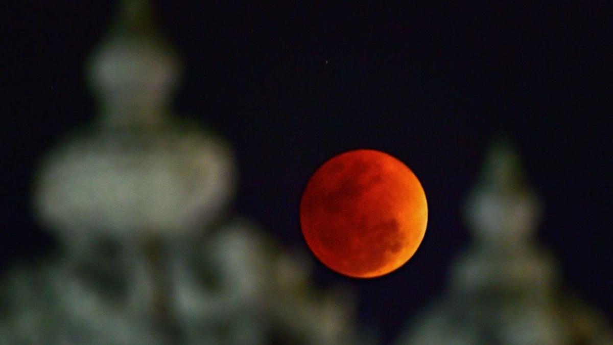 Kerala to witness red moon tonight as total lunar eclipse lasts 82 minutes