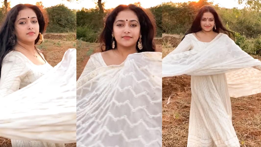 കണ്ണുവയ്ക്കല്ലേ... വശ്യസൗന്ദര്യം, പ്രണയാര്‍ദ്രനോട്ടം: ആരാധകരുടെ മനംകവര് ...
