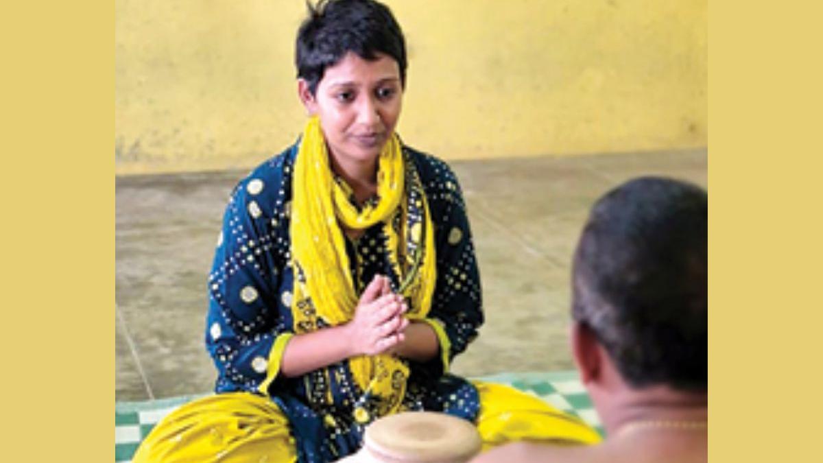 Breaking barriers: Apoorva Arthur becomes first woman to study ‘Mizhavu ...