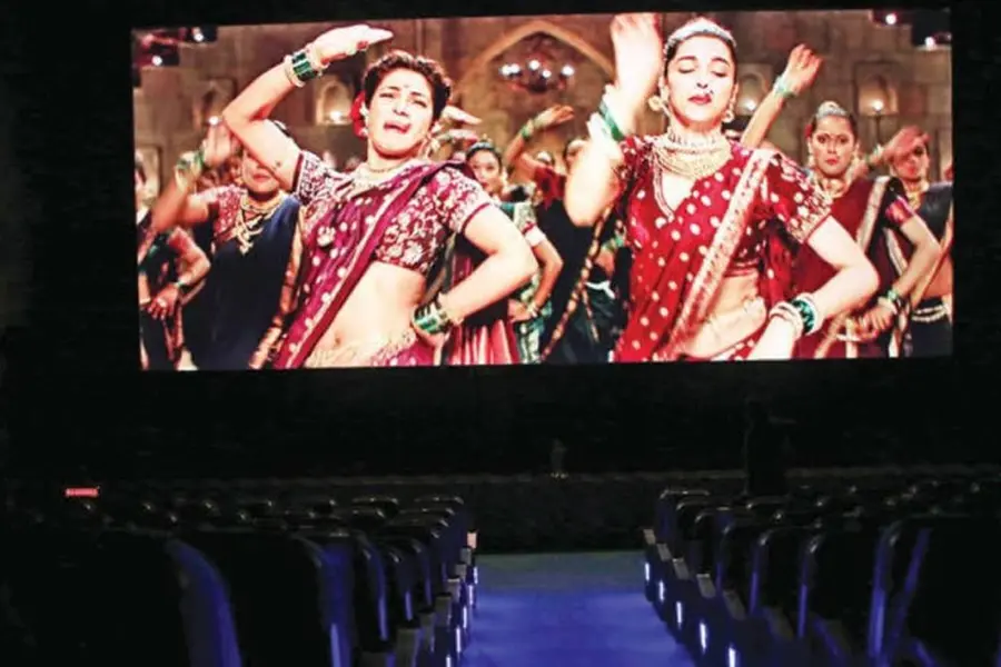 പ്രേക്ഷകനെ വിസ്മയത്തുമ്പത്തേക്കു കൂട്ടിക്കൊണ്ടുപോകുന്ന അനുഭവം