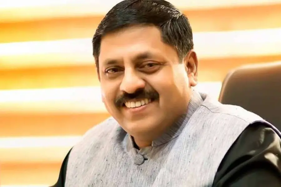 ഭാര്യയ്ക്ക് വീട്ടുജോലിയാണോ? ശമ്പളം ഞങ്ങള്‍ തരാമെന്ന് സോഹന്‍ റോയ്‌