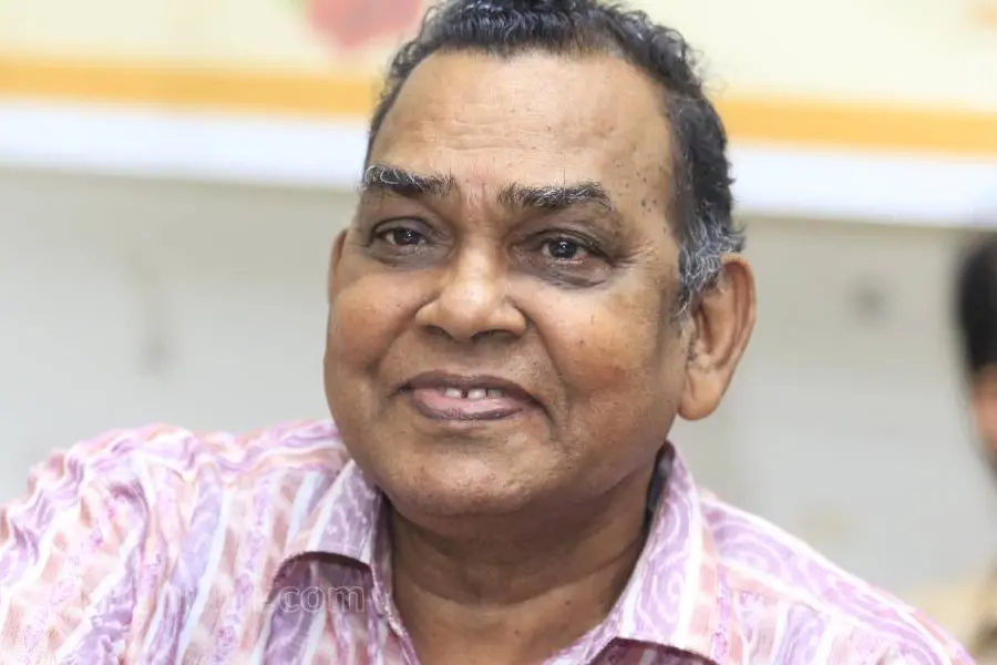 ആര്‍ട്‌സ് കോളേജിന് ഡോ.ആര്‍സുവിന്റെ പുസ്തകനിവേദ്യം; ആയിരത്തി അഞ്ഞൂറോളം ...
