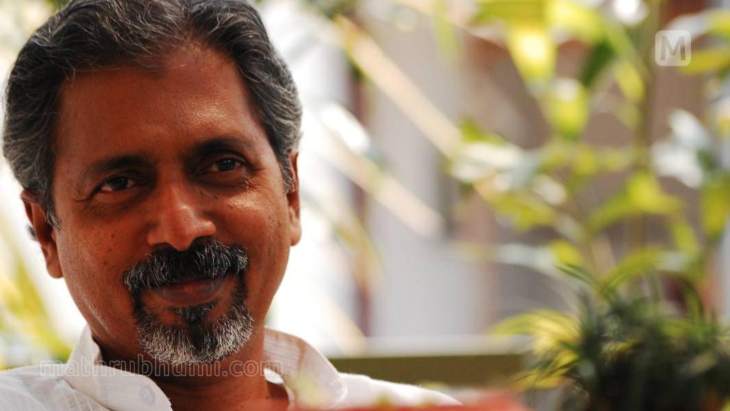 പശുവിന്റെ കയറില്‍ തൂങ്ങിയ കൊച്ചാന്റി, പച്ചത്തെറിയാല്‍ മഹായുദ്ധം നടത്തിയ ...