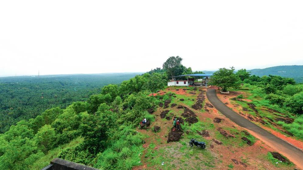 മഞ്ഞില്‍ കുളിച്ച് കടലുകണ്ട് പയംകുറ്റിമലയില്‍ | Podcast | Mathrubhumi