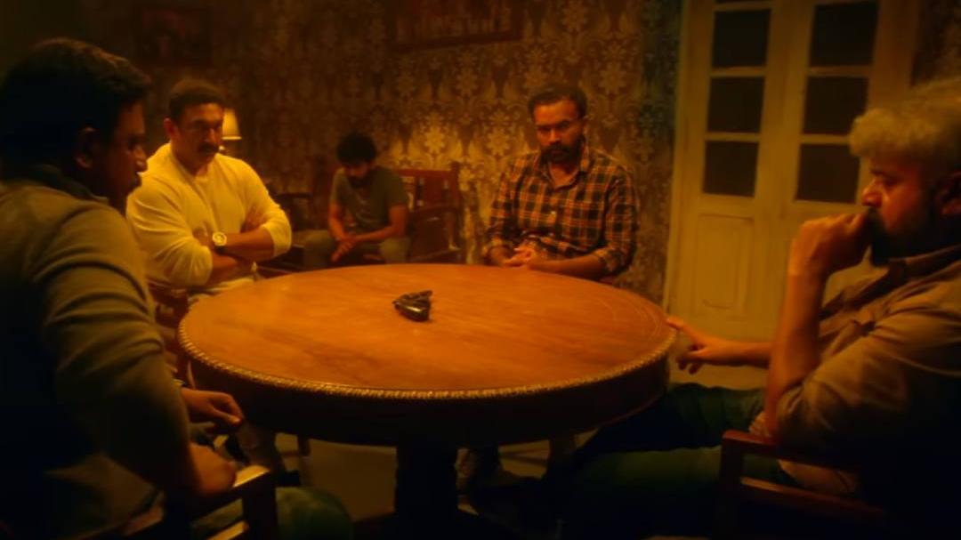 സംഘർഷഭരിതം, മികച്ച ആക്ഷൻ; 'നല്ല നിലാവുള്ള രാത്രി' ട്രെയ്ലർ | Mathrubhumi