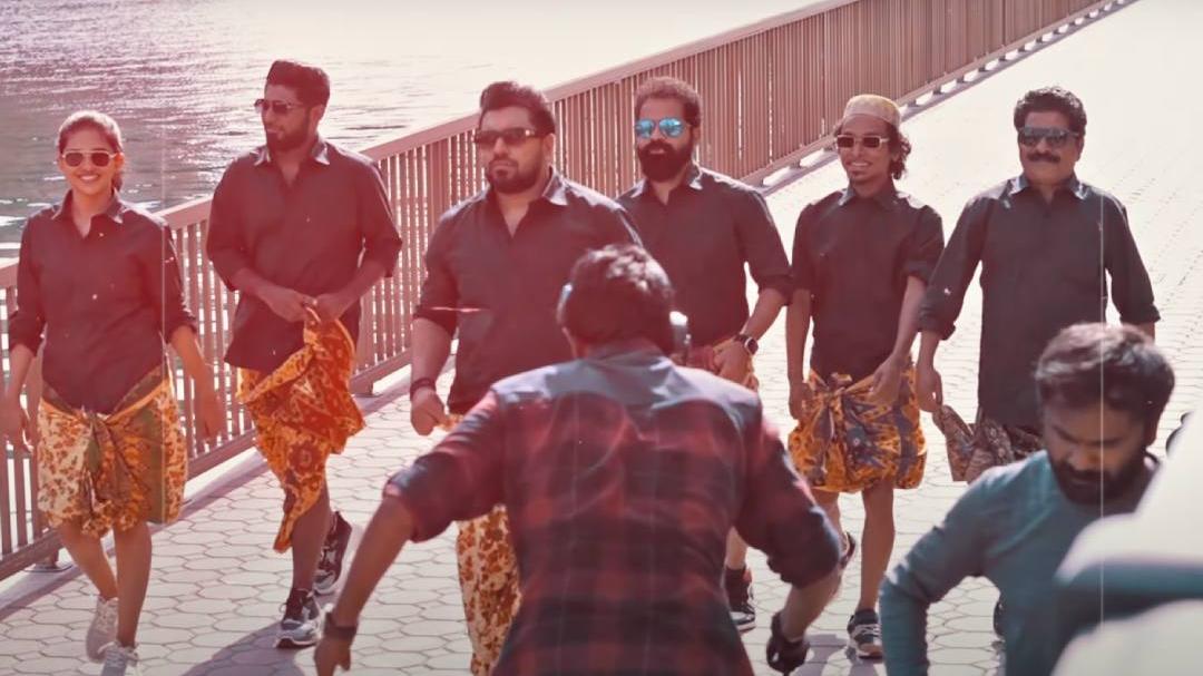 ബോസ് ആൻഡ് കോയിലെ പാട്ട് പുറത്തുവിട്ട് അണിയറപ്രവർത്തകർ; 'യല്ല ഹബിബി ...