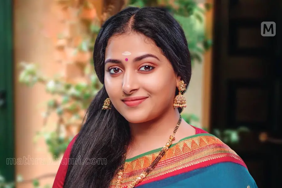 'എന്താകണമെന്ന് ചോദിക്കുമ്പോൾ ടീച്ചറാകണം എന്നുപറയുന്നൊരാളായിരുന്നു ഞാ ...