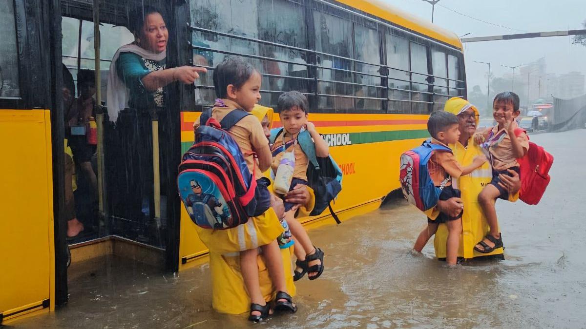 Will heavy rain force BMC to shut Mumbai schools and colleges today ...