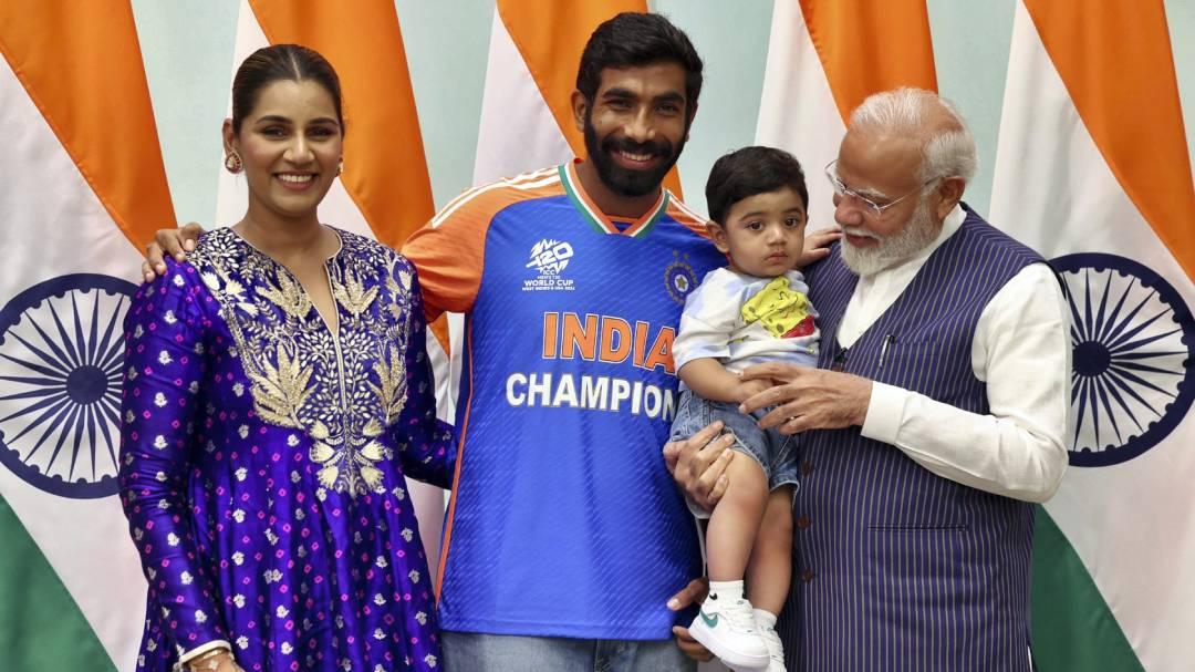 മകനെ കൈയിലെടുത്ത് കളിപ്പിച്ച് പ്രധാനമന്ത്രി; ചിത്രം പങ്കുവെച്ച് ബുംറ