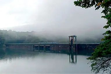 കനത്ത മഴ: റോസ്‌മല ഒറ്റപ്പെട്ടു, മലവെള്ളപ്പാച്ചിൽ, KSRTC ബസ് ...