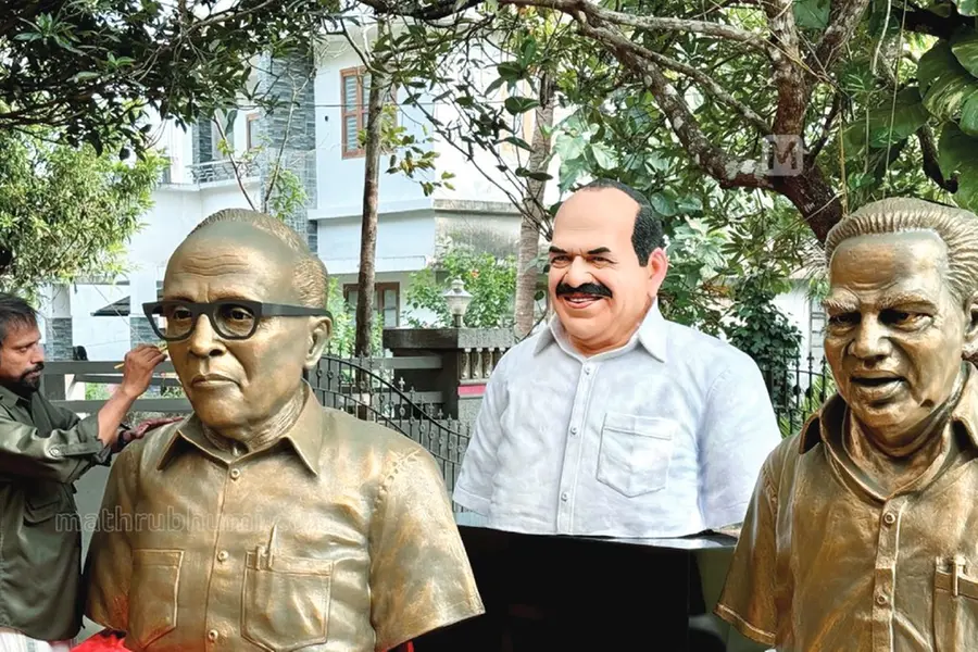 മൂന്നുമാസമെടുത്ത് മൂന്നരയടി ഉയരമുള്ള ശില്പങ്ങള്‍; തലസ്ഥാനത്തേക്ക് ...