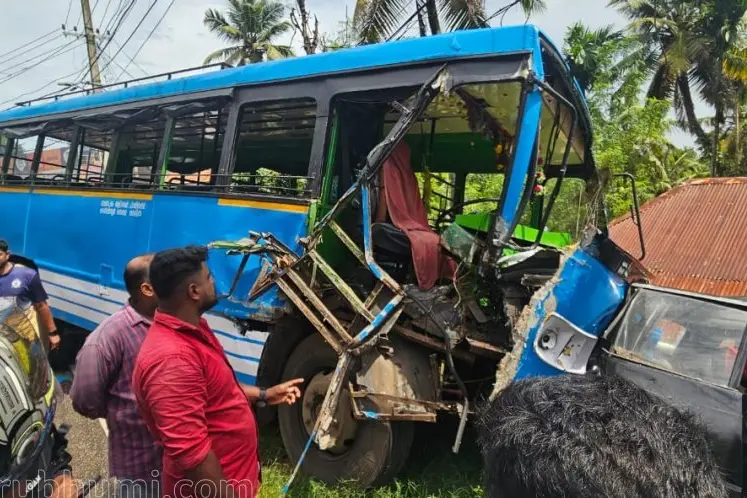 ചിറയിന്‍കീഴില്‍ സ്വകാര്യ ബസുകള്‍ കൂട്ടിയിടിച്ചു; മൂന്നുപേര്‍ക്ക് ...