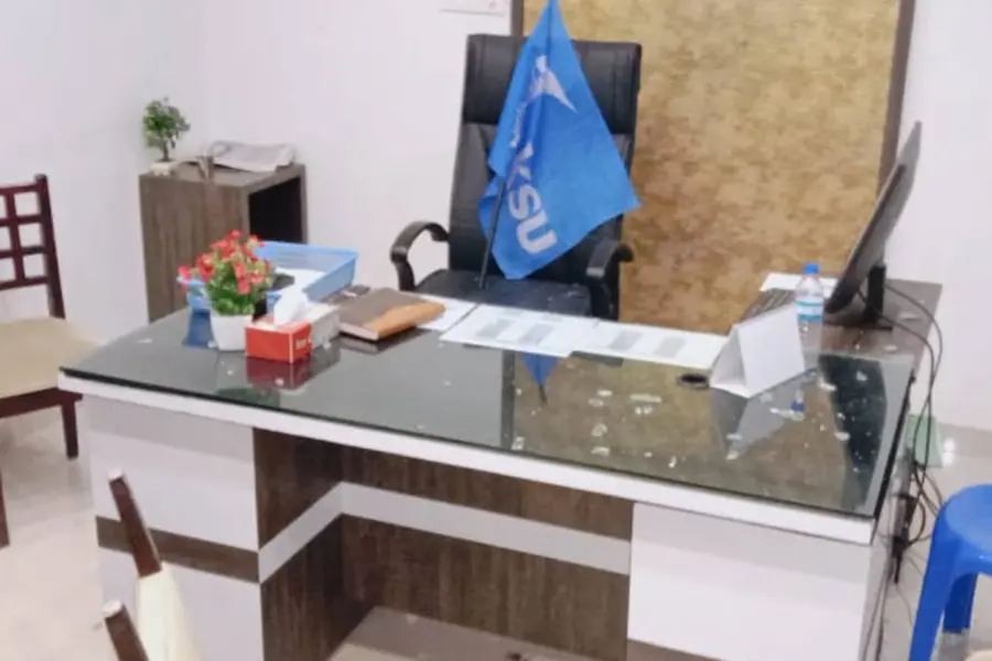 KSU-MSF തർക്കം; വെളിയങ്കോട് എംടിഎം കോളേജ് പ്രിൻസിപ്പലിന്റെ റൂം അടിച്ചു ...