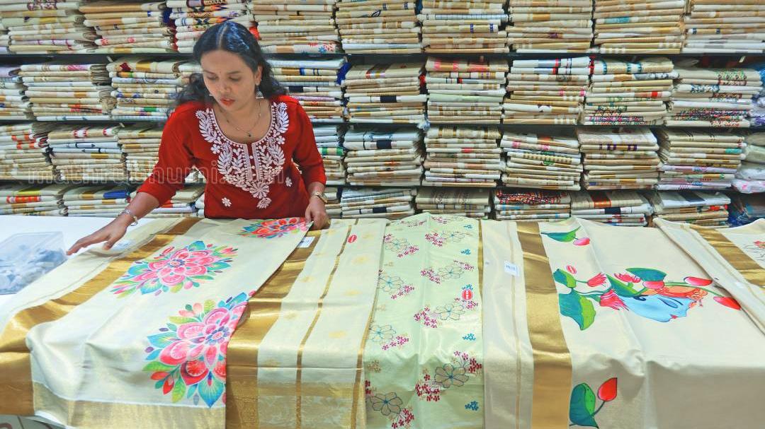സ്‌റ്റൈലിനൊപ്പം പാരമ്പര്യവും; 2000 രൂപ മുതല്‍ വില വരുന്ന വെറൈറ്റി കസവ് ...