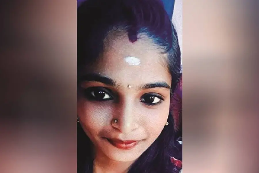 പ്രശ്നങ്ങളൊഴിവാക്കാൻ വീട്ടിൽ പൂജ, പൂജാരിക്ക് രണ്ടുലക്ഷം നൽകി ...