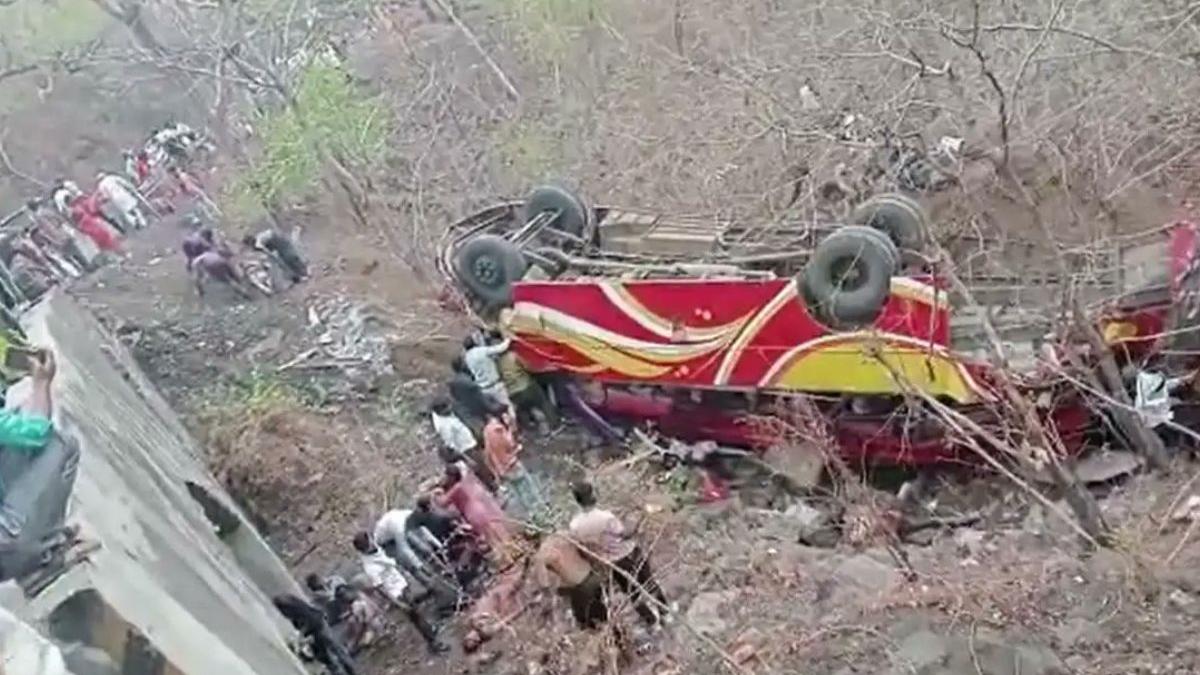 1 dead, 24 injured as bus carrying labourers overturns in Madhya ...